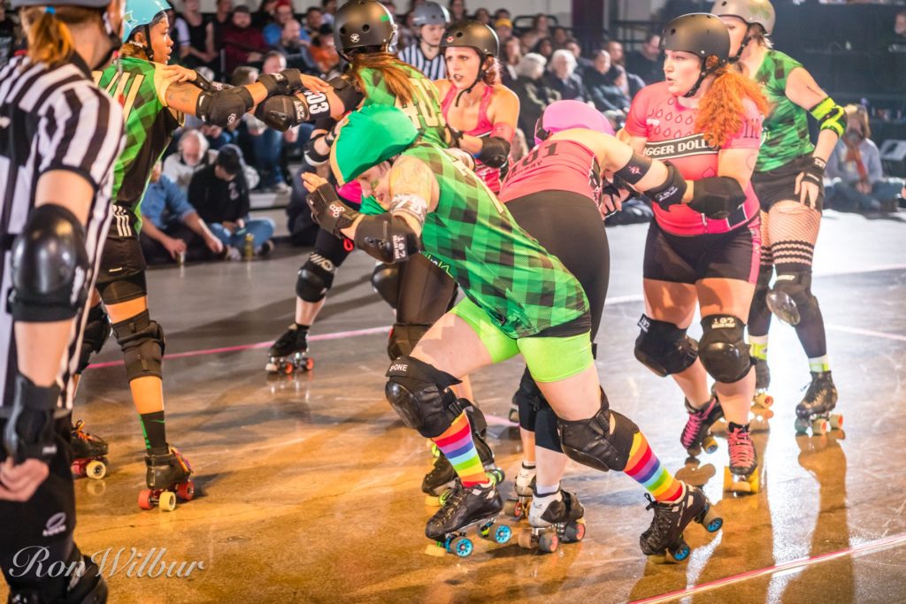 46492699_320517668534123_2117032304101556224_o - Minnesota Roller Derby